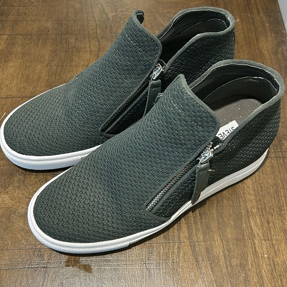 Steve Madden | Shoes | Steve Madden Dark Green Wedged Sneaker | Poshmark